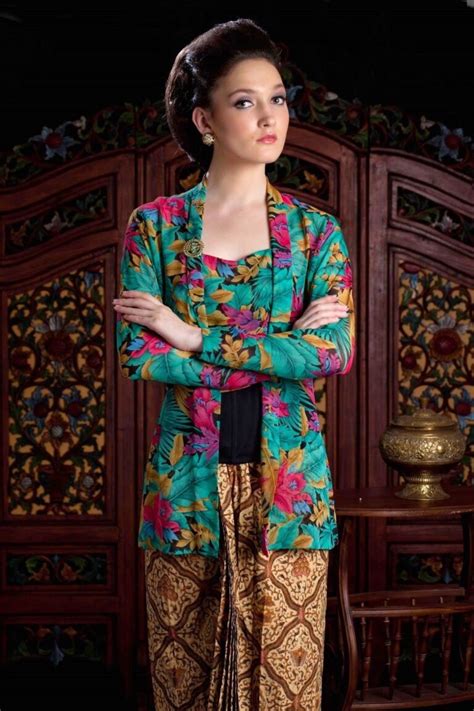 √ 60 Model Kebaya Modern Terbaru 2020 Inspirasi Wanita