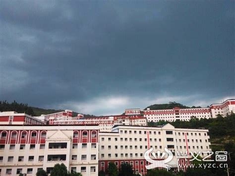 兴义勤智学校 兴义学校 兴义八中 大山谷图库