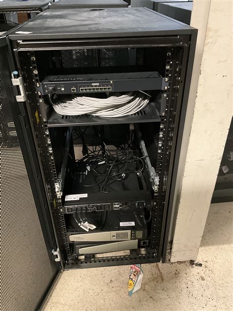 4 Server Computer Cabinets Ibm On Wheels Ps Auction We Value The Future Largest In Net