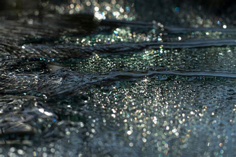 흐림 효과 추상적인 반짝이 조명의 배경 선플레어 자연 추상 무지개 다채로운 배경 부드럽고 몽상적인 디자인 웹 사이트 방문 페이지에 대한 패턴 고급스러운 크리스마스 배경 0