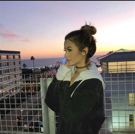 Model Emily Elizabeth Biography Age Wiki Bio Info Details Birthday