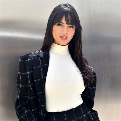 Neysa Gonzalez At Dorla Walker Blog