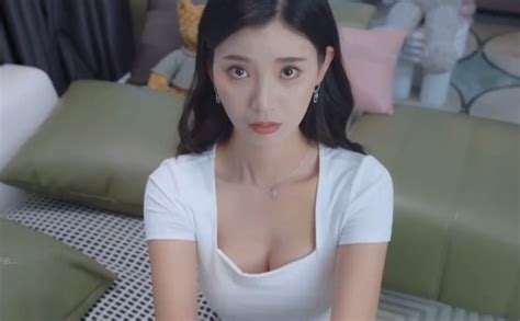 国产游戏完蛋我被美女包围了霸榜直播平台 叽哩叽哩游戏网ACGG站