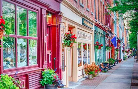 12 Best Small Towns In The Us For Families Bang Bus