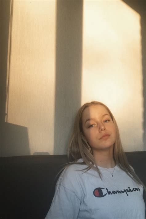 Women Romy Bullet Models