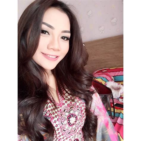 Hani Putri Model Indonesia Selfie Galeri Foto Hot Selebritis