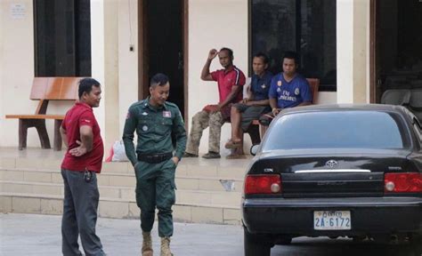 ផ្ទុះការតវ៉ារឿងតំណាងអយ្យការខេត្តកំពង់ឆ្នាំងបញ្ជាអោយចាប់ប្រជាពលរដ្ឋស្តែងៗពេក សារព័ត៌មាន នគរវត្ត