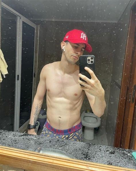 Robleis Instagram Personas Novios