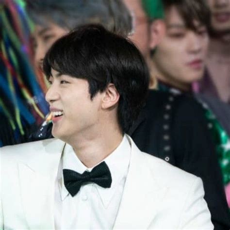 Pin De Jeonadhiya Em Seokjin Metadinhas Jin Fotos