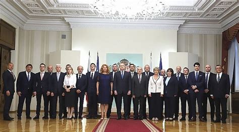 Политолог Служебното правителство удължава политическата криза