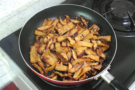 간단한 반찬 표고버섯 어묵볶음 만드는 법 둘이 만나 맛있네