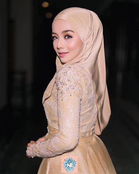 Mira Filzah Scrolller