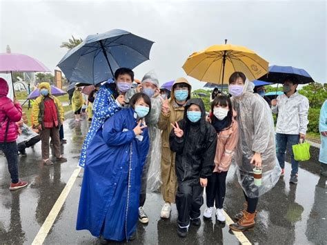 徐榛蔚與遊客鄉親齊聚花蓮元旦升旗健走 超過300項大獎連環抽現場嗨翻 Enn台灣電報