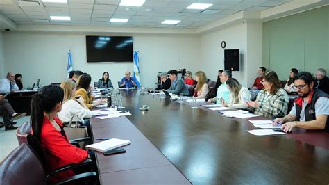 Celulares en el aula El debate sobre su uso y regulación en las escuelas Picado
