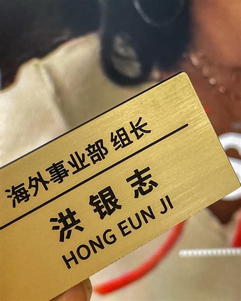 홍딴 ᕼoᑎgᗪᗪᗩᑎ 🤍 이직한지도 벌써 300일👩🏻‍💼💻 직장에서 좋은 사람들 만나 서로 의지하면서 재밌게 회사 생활 하는 중입니다🫶🏻💕 세번째 사진 보니 많이