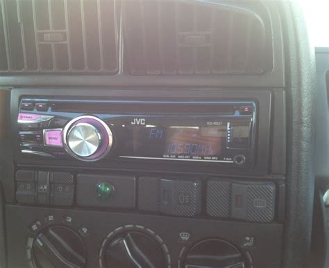 Установил магнитолу JVC KD-R527 — Volkswagen Passat B3, 2 л, 1991 года ...