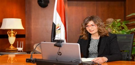 بالصور وزيرة الهجرة تعقد الاجتماع الثالث لمبادرة «مصرية بـ100 راجل