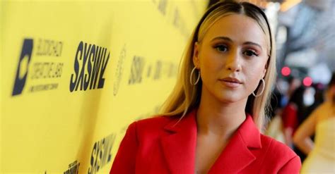 Мария Бакалова ходи със сина на Мария Гроздева Снимки