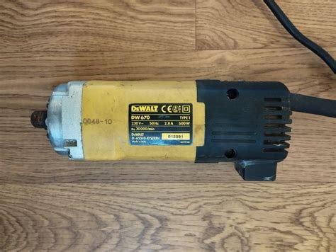 Ручной фрезер Dewalt 670: 3 000 грн. - Електроінструмент Київ на Olx