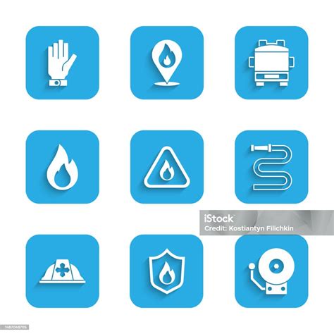 삼각형 보호 방패 울리는 경보 벨 호스 릴 소방관 헬멧 트럭 및 장갑 아이콘에 화재 불꽃을 설정합니다 벡터 경계 표지에 대한 스톡 벡터 아트 및 기타 이미지 Istock