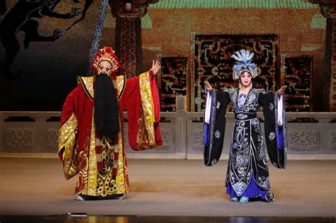 单娜、张巍演出京剧《文明太后》选段