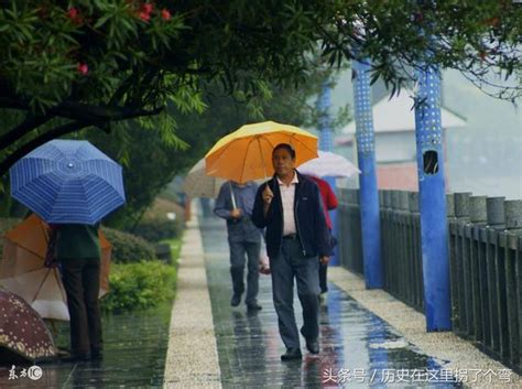 上聯秋風落葉余秋雨清清冷冷請對下聯 每日頭條