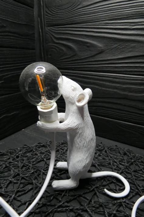 Білий щур нічник — ціна 1500 грн у каталозі Настільні лампи Купити товари для дому та побуту за