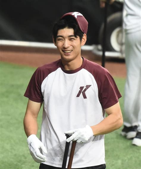 “its A Lot More Partisan” Giants Jung Hoo Lee Informs Dodgers Hye Seong Kim What He Can