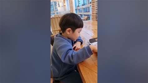 아빠와 함께 빵 먹는 연기 연습마산 곤충 베이컬 Youtube