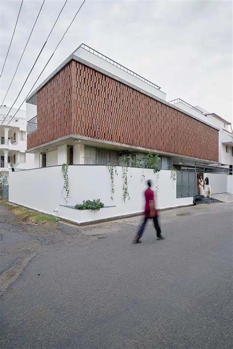 The Planning Entails An Introverted Spatial Relationship That Blurs The Boundaries Sto M P