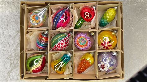 ΧΡΙΣΤΟΥΓΕΝΝΙΑΤΙΚΑ ΓΥΑΛΙΝΑ ΜΕΓΑΛΑ ΧΕΙΡΟΠΟΙΗΤΑ ΠΑΛΙΑ ΣΤΟΛΙΔΙΑ ΣΕ ΠΑΛΙΟ ΚΟΥΤΙ Antiques