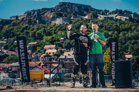 3 Recenzije Pomoćno Nogometno Igralište Nk Dinara Knina Dječji Vrtić