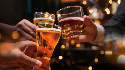 മദ്യപാനശീലങ്ങളിൽ ഏറ്റവും അപകടകരം വൈകാതെ മരണം ഉറപ്പ് Lifestyle Health Kerala Kaumudi Online