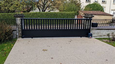 Pose Dun Portail Coulissant Aluminium Motorisé Techno Logis 25