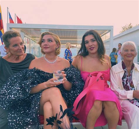 Florence Pugh With Her Mother Deborah Sister Rafaela And