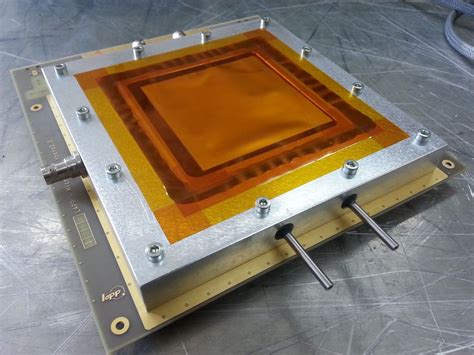 scream sampling calorimetry with resistive anode micromegas