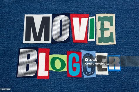 영화 블로거 텍스트 워드 콜라주 화려한 패브릭 블루 데님 영화와 연예인 블로그 및 블로깅 0명에 대한 스톡 사진 및 기타 이미지 0명 개념 개념과 주제 Istock