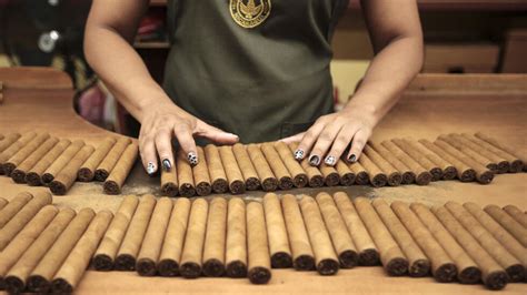 سيجار نيكاراغوا ينتزع العرش من السيجار الكوبي بسبب الحظر المفروض على