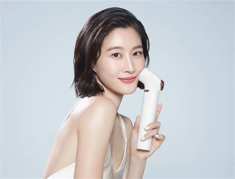 2023년형 끝판왕 뷰티 디바이스 뷰티 디바이스계 에르메스루킨스 집에서 하는 물방울 리프팅테라웨이브 보도자료 메딕콘