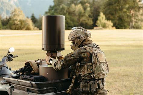 Saab Presents New Compact Sensor For Communication Surveillance Edr