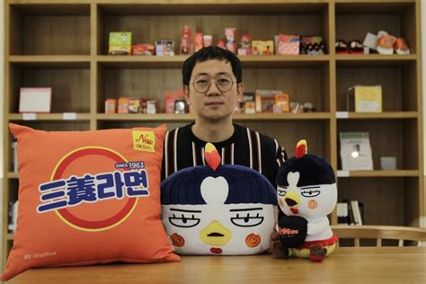 불닭치약부터 내복까지…삼양식품 매운맛에 병맛 더하니 마케팅 대박 경제 기사 더팩트