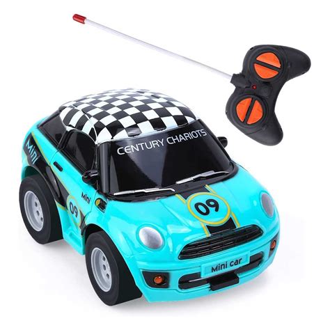 სათამაშო მანქანა პულტით