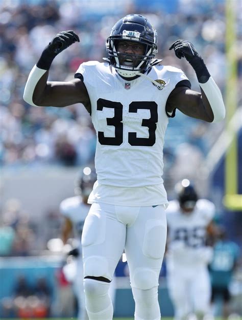 Jaguars Lb Devin Lloyd Undergoes Thumb Surgery