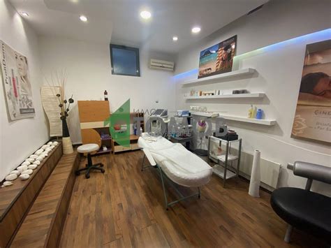 Шумен Козметичен салон Център Офис 77 кв м Тухла Готов завършен Магазини Офиси Кабинети