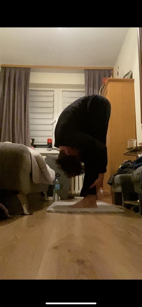 Right Knee Rotates Inward When My Feet Are Flat The Only Way I Can