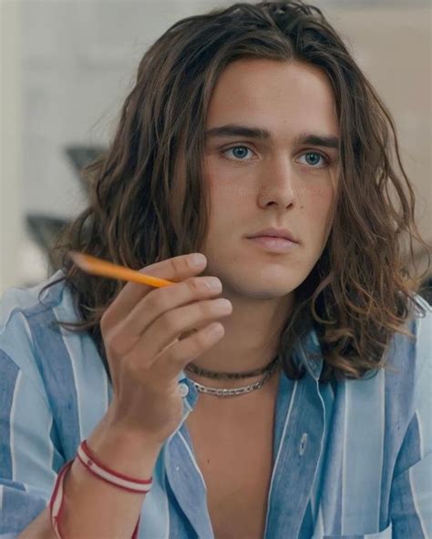 Charlie Gillespie In The Class Personagens