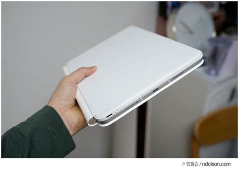 아이패드 프로 매직 키보드 정품 가격의 반의반반 트랙패드 마그네틱 키보드 케이스