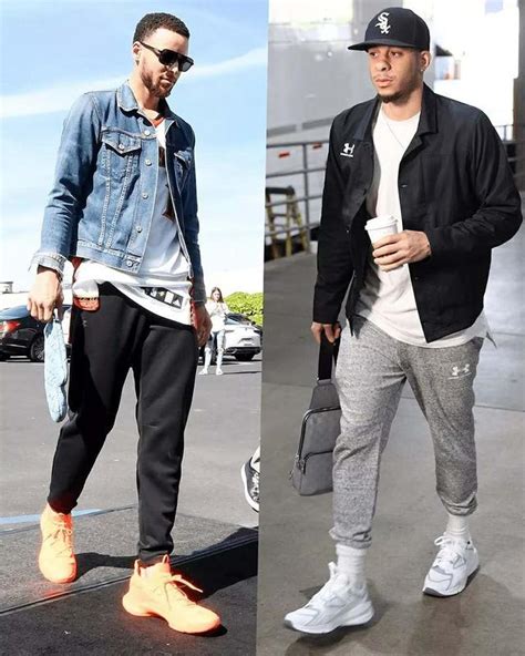 对决不光在球场上！库里兄弟出场服装对决秀欣赏！凤凰网