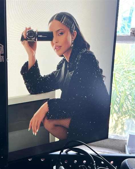 Sexy Lip Bite R Valkyrae