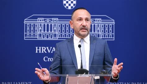 Zekanović Problem Nisu Ilegalne Migracije Nego Odustajanje Od Rađanja